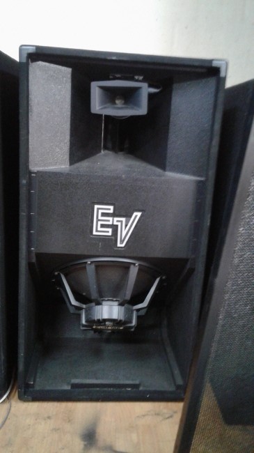 골드음향악기 > 음향중고장터 > EV SH-1810-ER 스피커